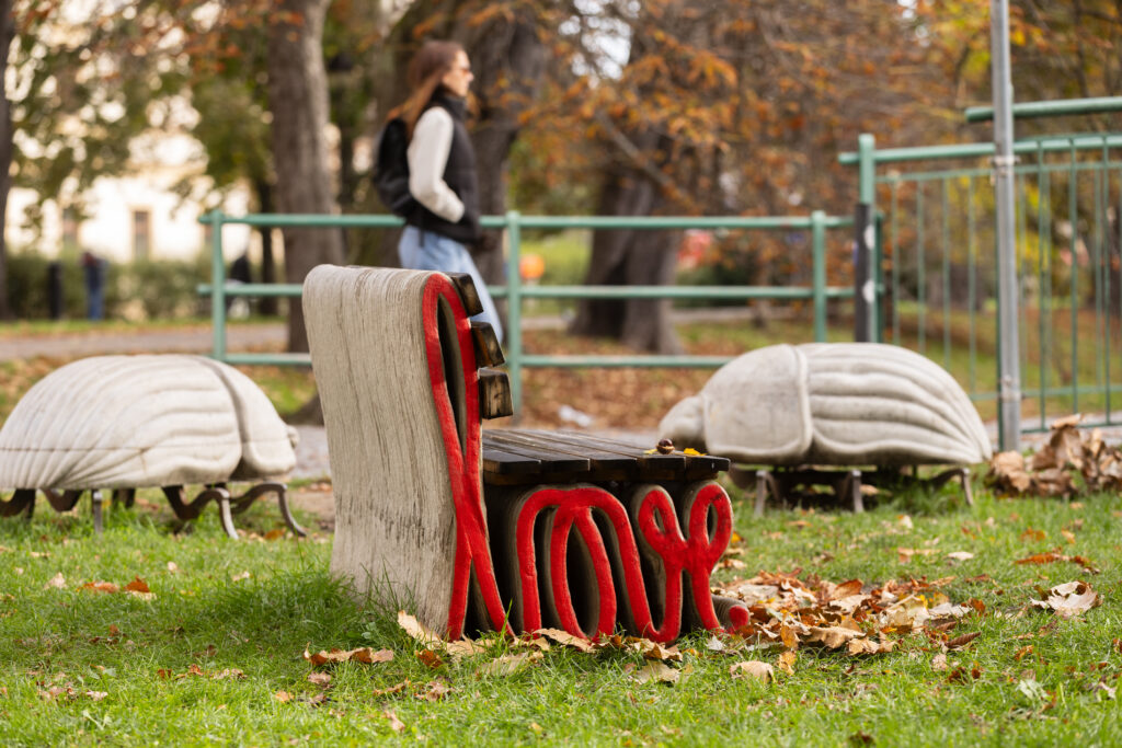 Love printed Bench - scoolpt